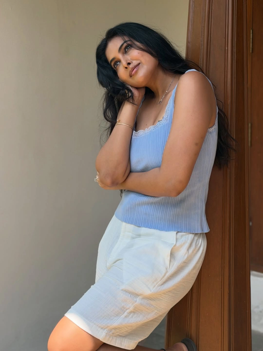 Actress Divi : ష్ వెబ్ సిరీస్ వర్కింగ్ స్టిల్స్ షేర్ చేసిన దివి ...